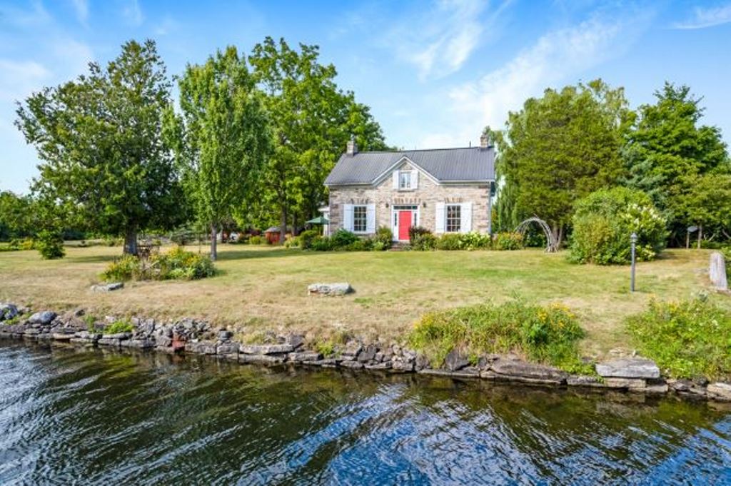 105 Rathwell Rd Perth – Photos – Stone Homes For Sale In Ontario