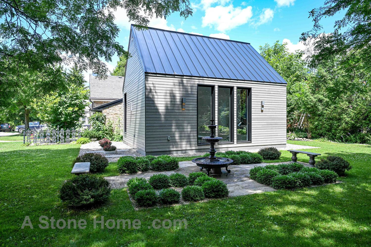 106 Brock Street Merrickville – photos – A Stone Home .com