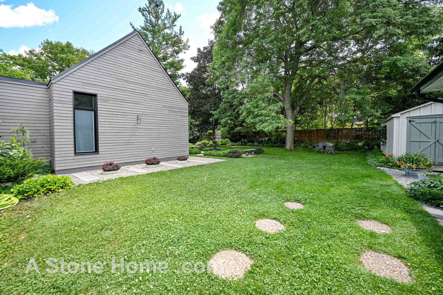 106 Brock Street Merrickville – photos – A Stone Home .com